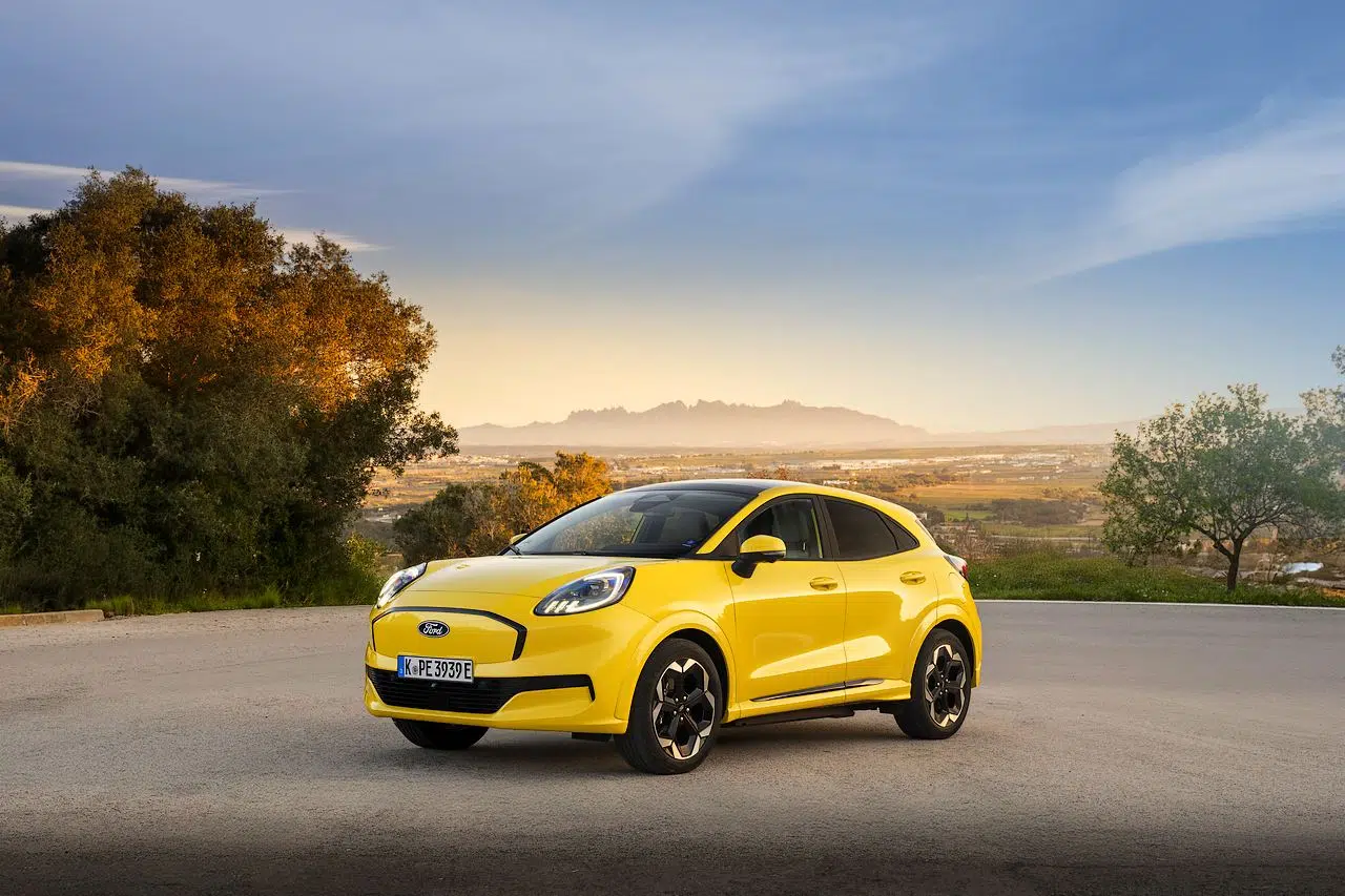 El Ford Puma Gen-E 2026 se pone al día: más de 400 km autonomía y tecnología de conducción ...